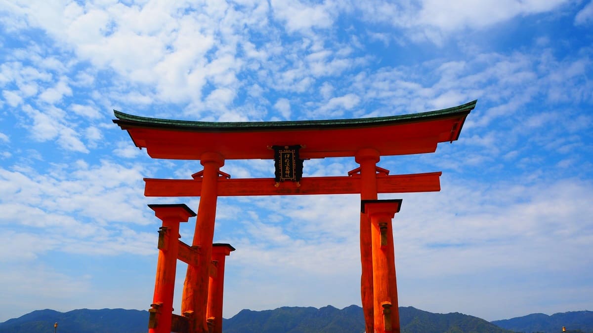 Torii: Japan’s Sacred Gateway | Manekineko GAMES