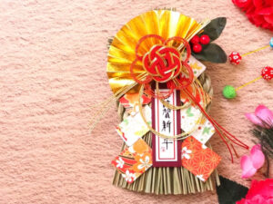 Shimenawa: Japan's Sacred Straw Rope and Its Meaning | Manekineko GAMES