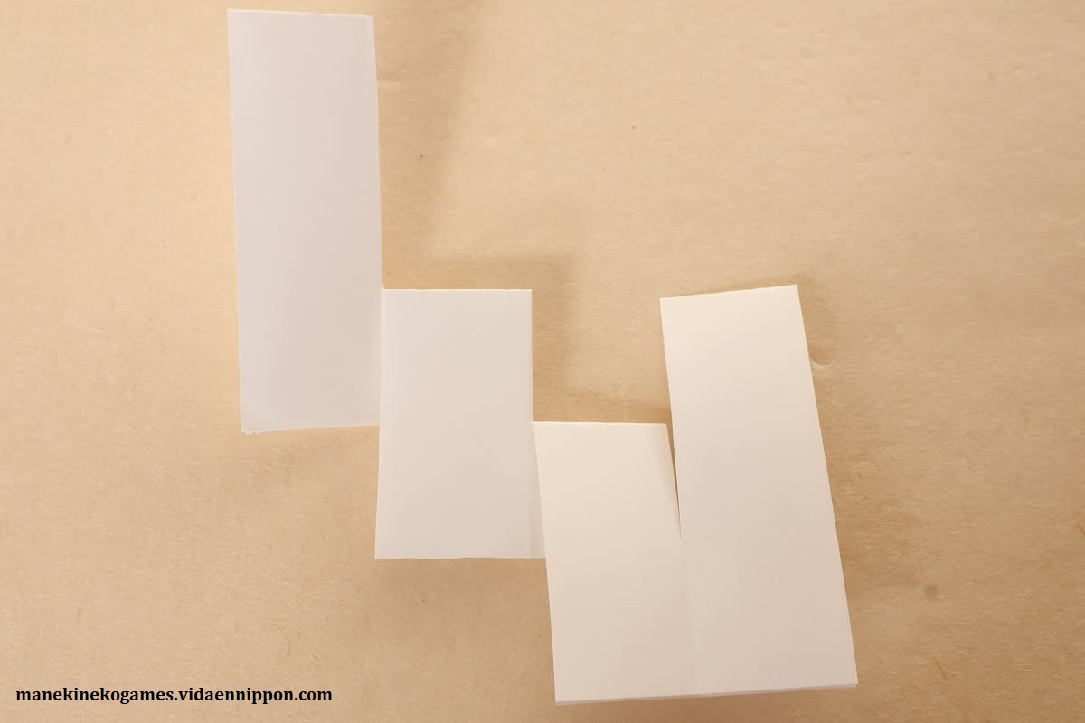 What Are Shide? A Guide to Japan’s Sacred Zigzag Paper | Manekineko GAMES