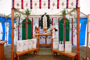 Sakaki: Japan’s Sacred Tree in Shrines and Rituals | Manekineko GAMES