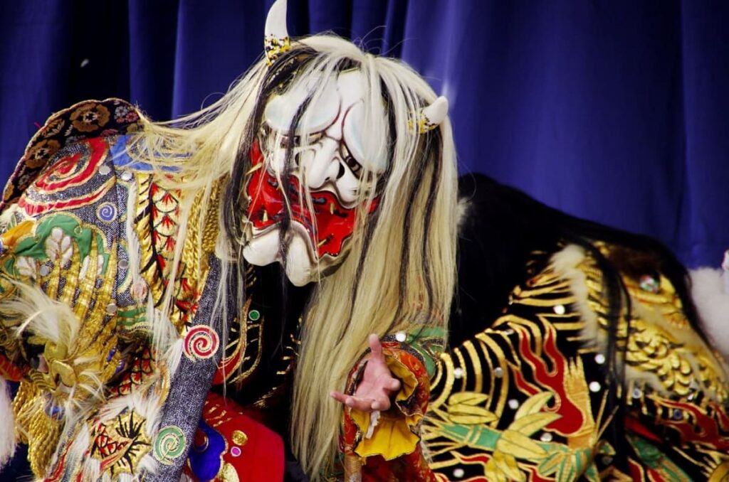 What is Kagura? Japan’s Ancient Dance for the Gods | Manekineko GAMES