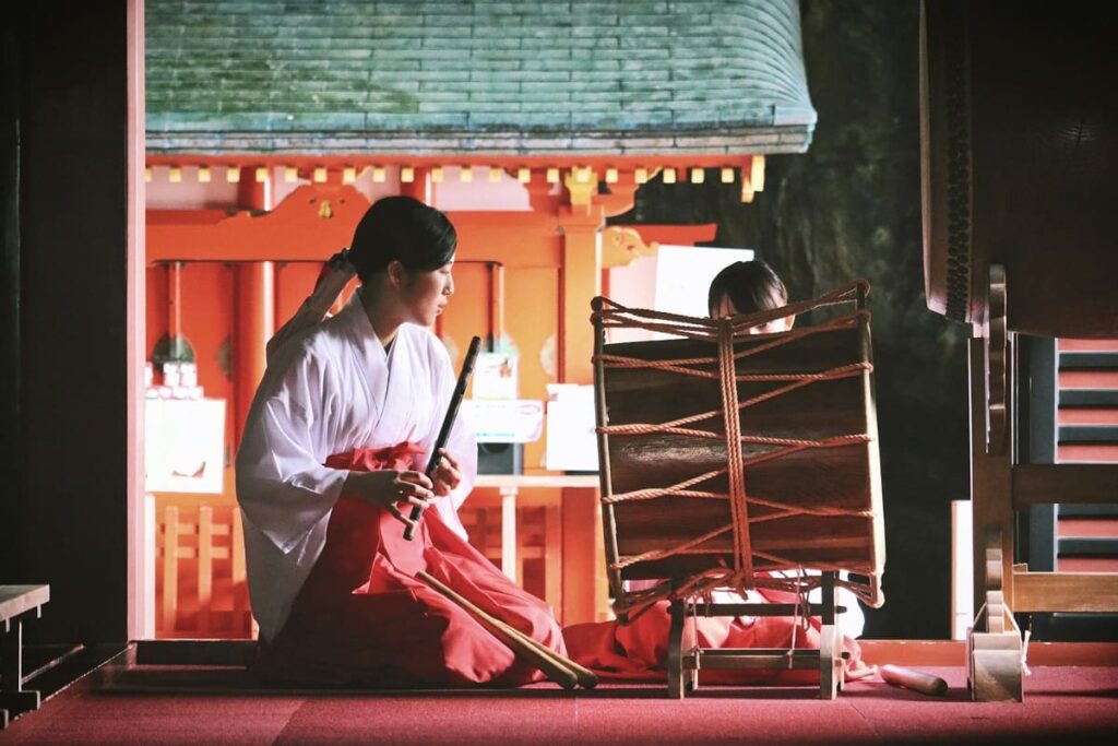 Who is a Miko (Japanese Shrine Maiden) ? | Manekineko GAMES